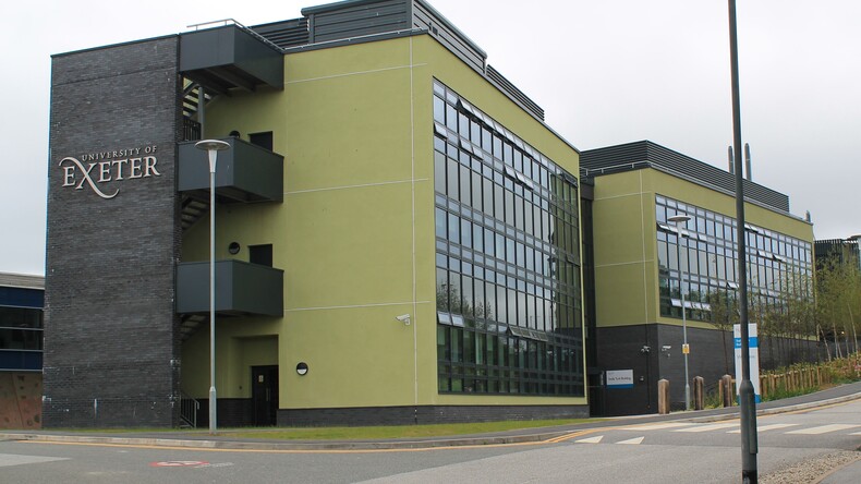 52 rankings of University of Exeter & 427 student reviews 2022