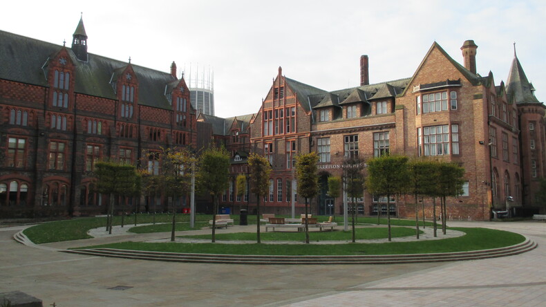 32 rankings of University of Liverpool & 353 student reviews 2022