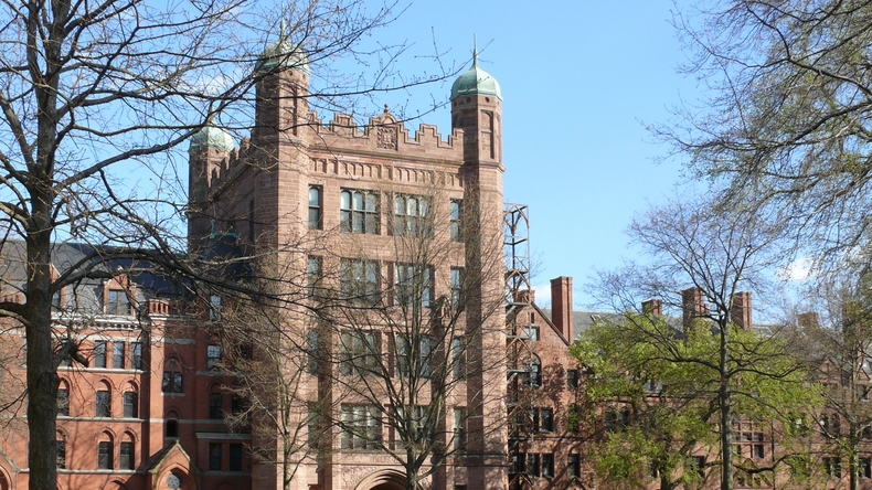 48 rankings of Yale University & 5382 student reviews 2022